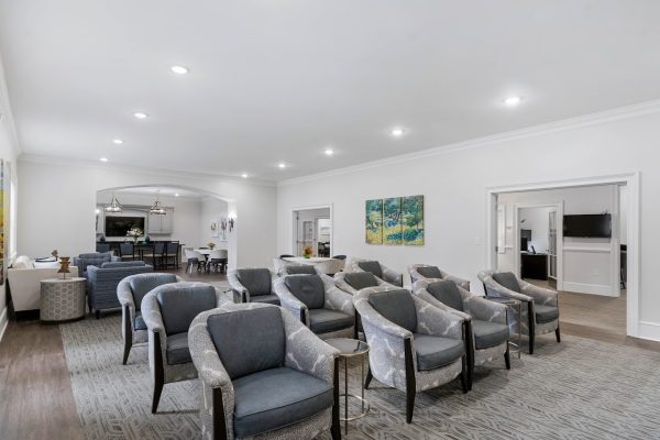 55+ Senior Apartments near Atlanta | The Mansions at Decatur