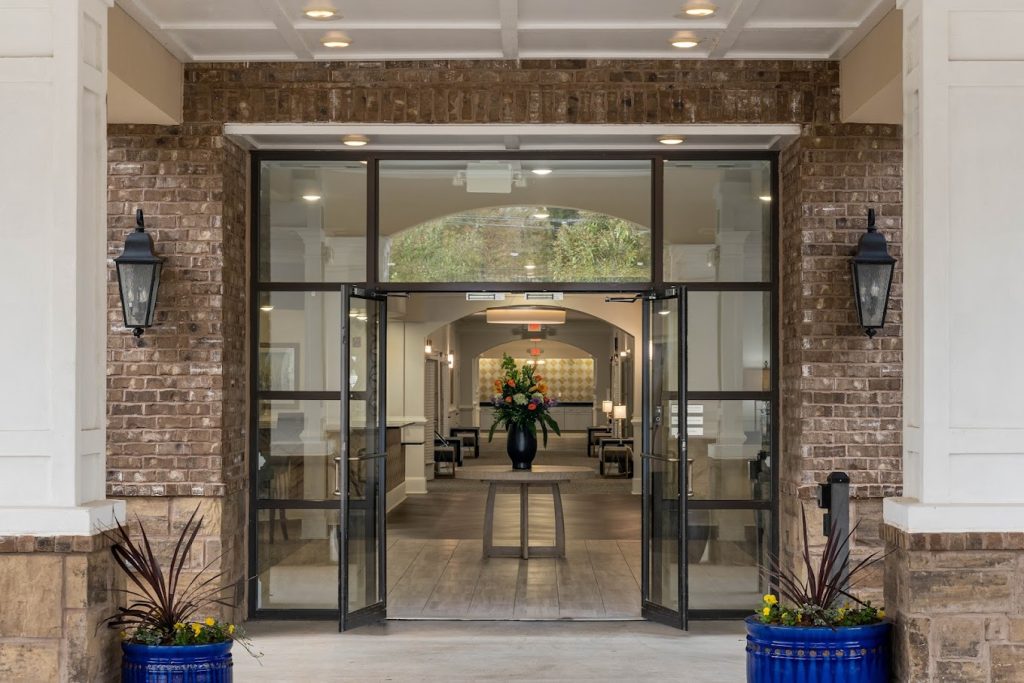 55+ Senior Apartments near Atlanta | The Mansions at Decatur